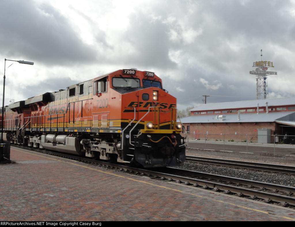 BNSF 7200